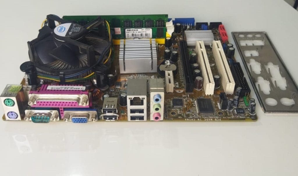 Placa mãe E4500 ram 3gb rev - Maxtec Informática